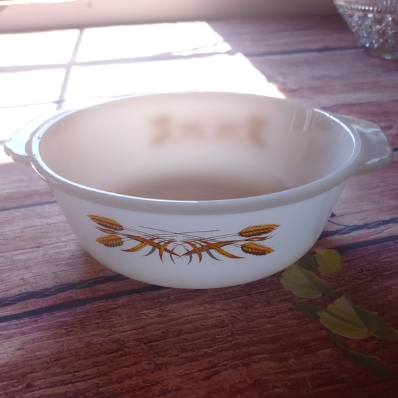 Anchor Hocking | Kitchen | Anchor Hocking Fire King Wheat Quart Round ...